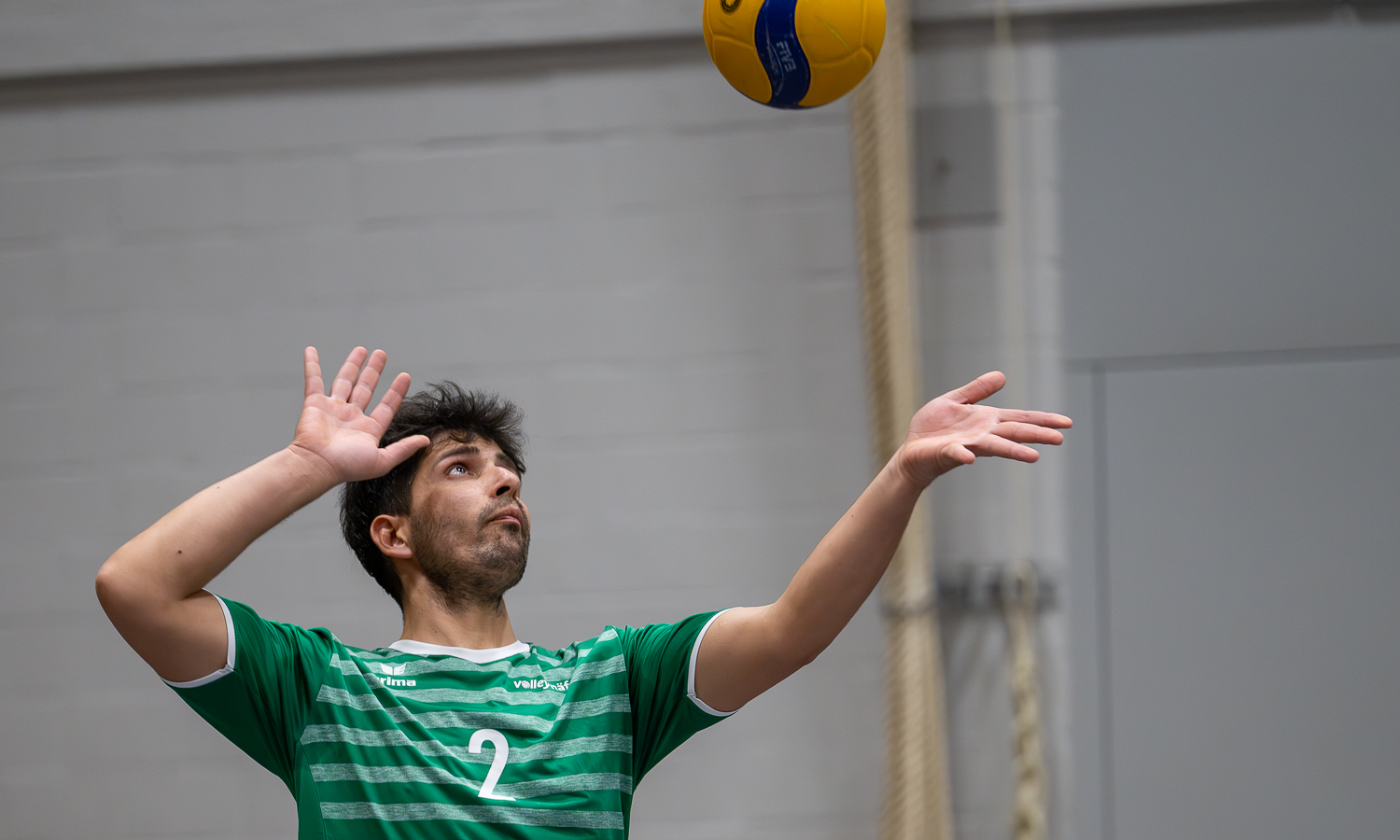 Volley Näfels: Vom Flüchtling zum Teamkollegen – wie Volleyball Zaki ...
